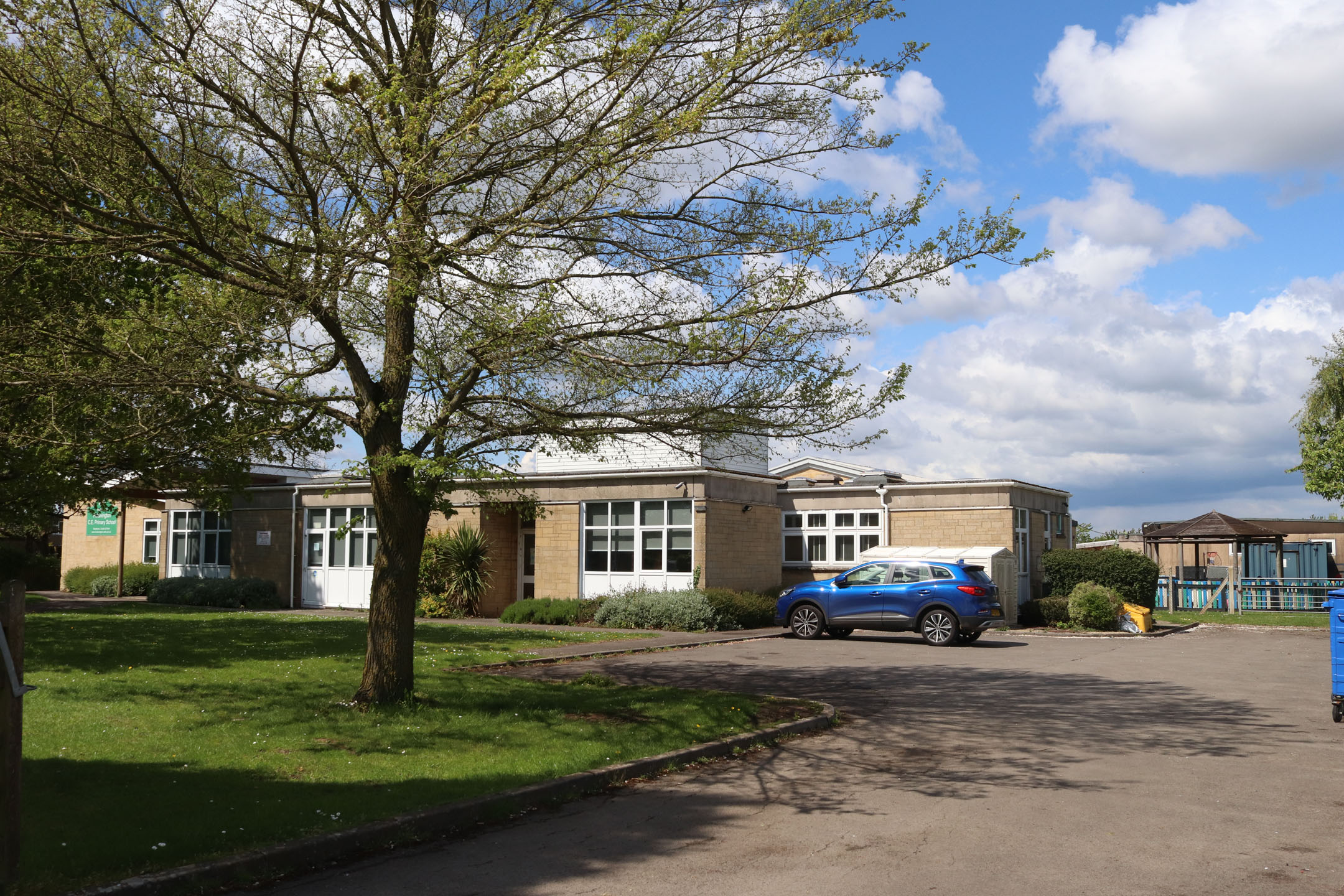 Hullavington CE Primary and Nursery School – Hullavington Village